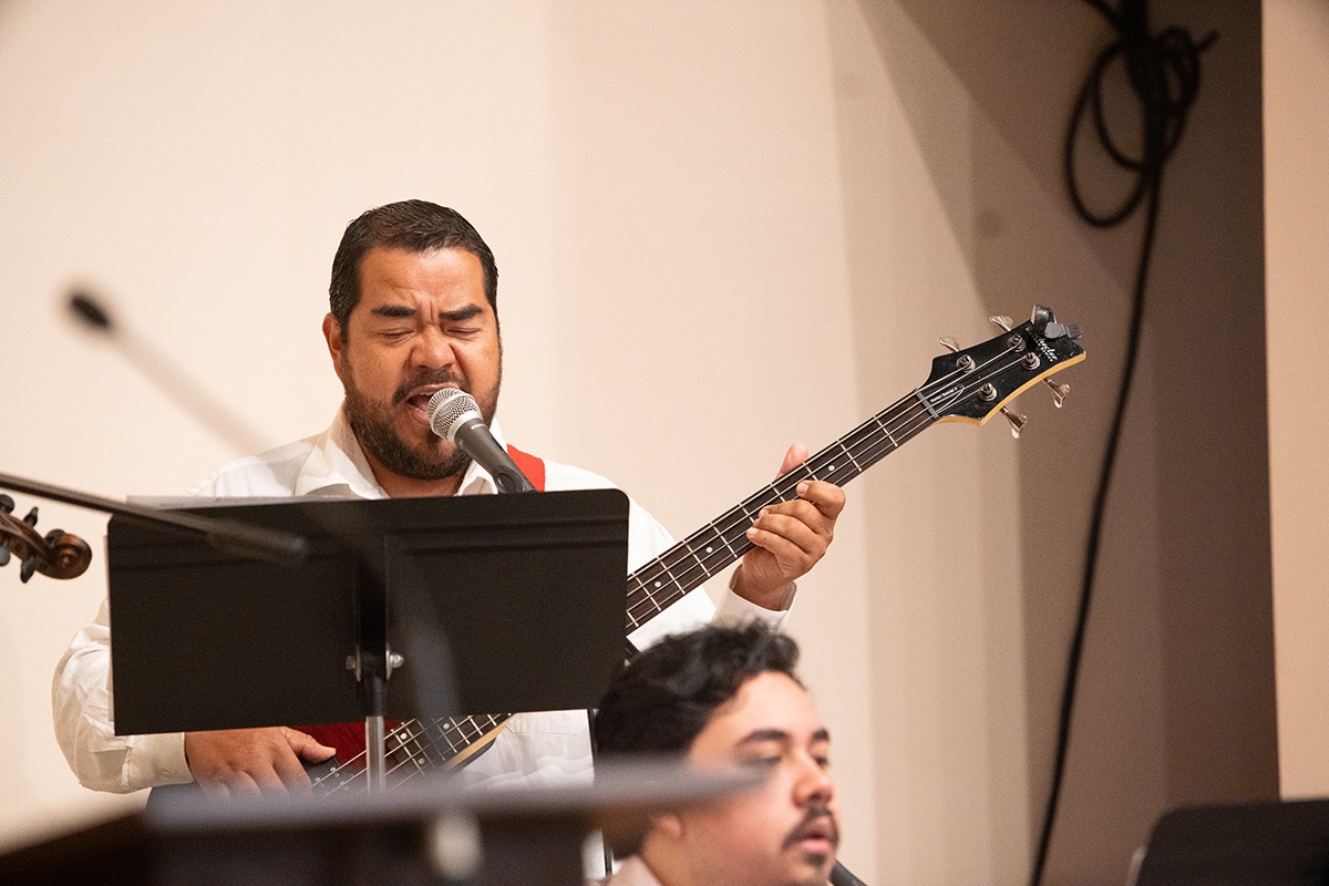 Obispo Martin llama a elegir a Jesús primero durante Misa de Pascua en ...